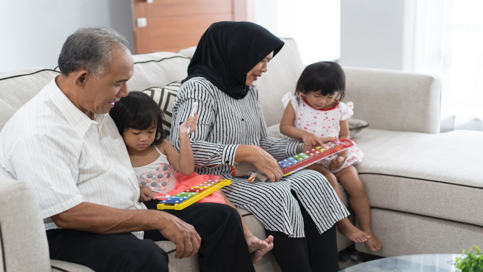 Bila Esok Bunda Tiada: Wakaf untuk Orang Tua Sebagai Kado Pahala Abadi Bila Esok Bunda Tiada: Wakaf untuk Orang Tua Sebagai Kado Pahala Abadi