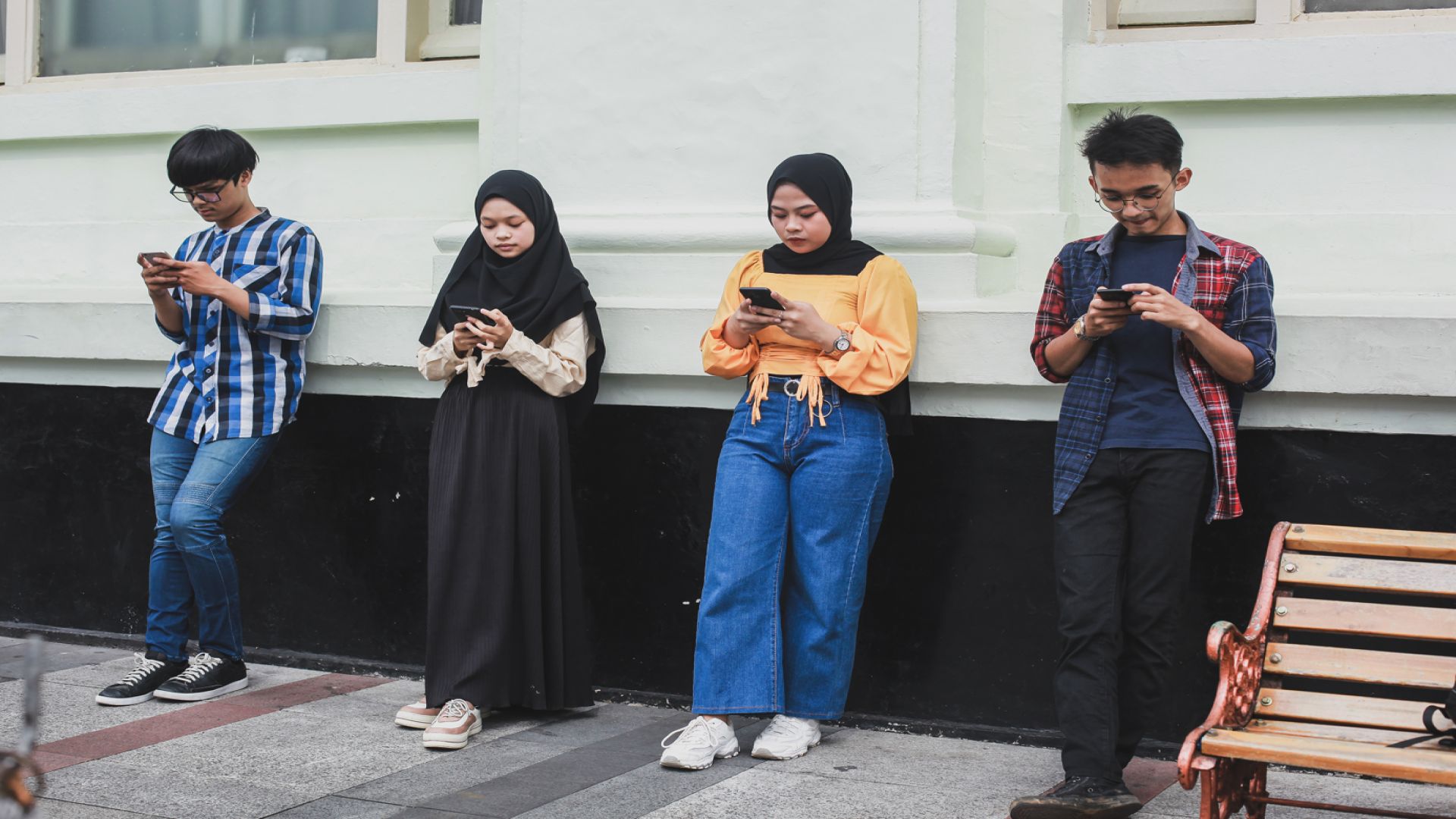 Sedekah ala Gen Z: Inisiatif Kecil yang Berdampak Besar untuk Kebaikan Umat