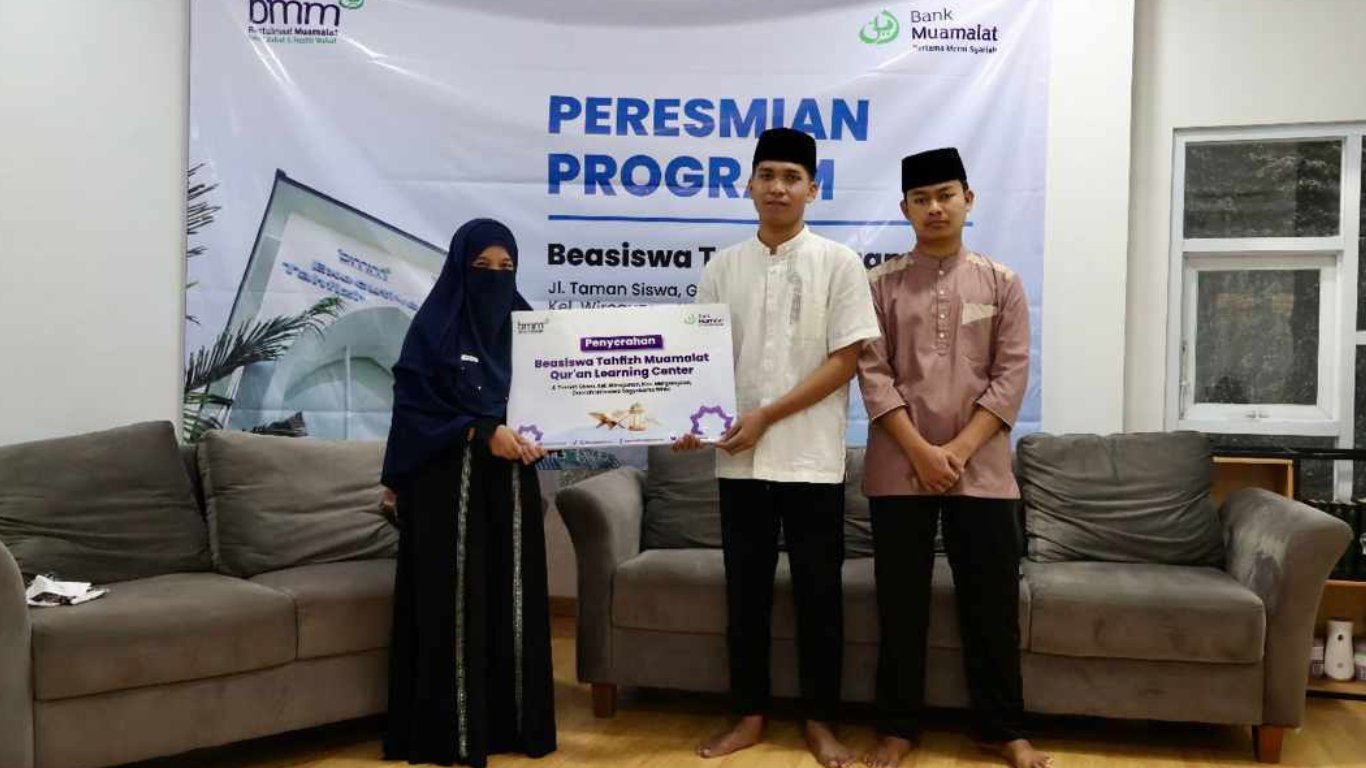 Kolaborasi Bank Muamalat dan BMM Serahkan Bantuan Program Beasiswa ...